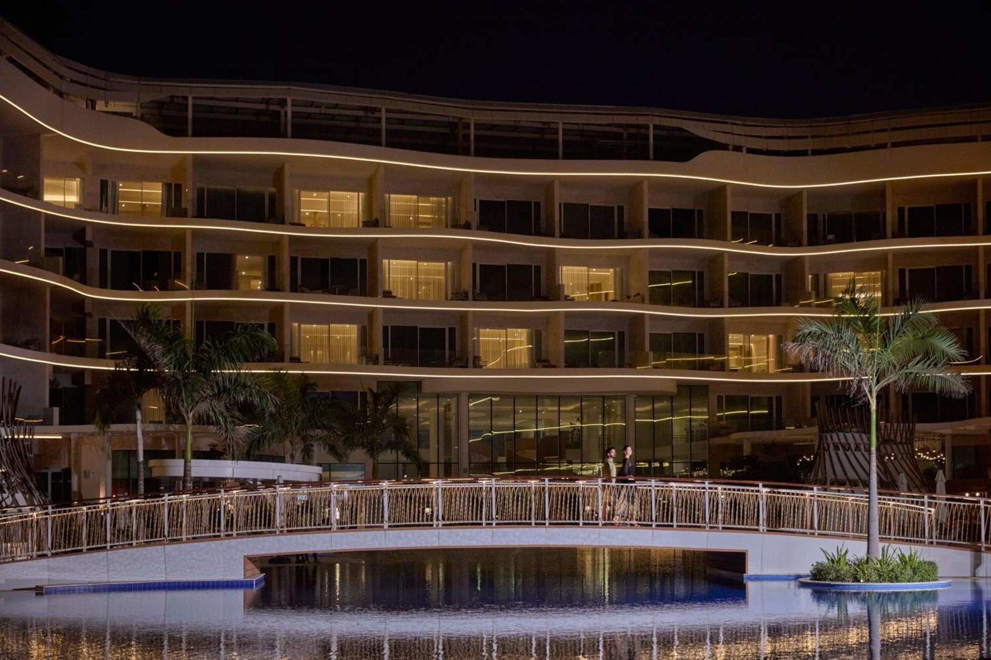 THE ST REGIS AL MOUJ MUSCAT RESORT | 5-STAR ACCOMMODATION WITH SEA VIEW