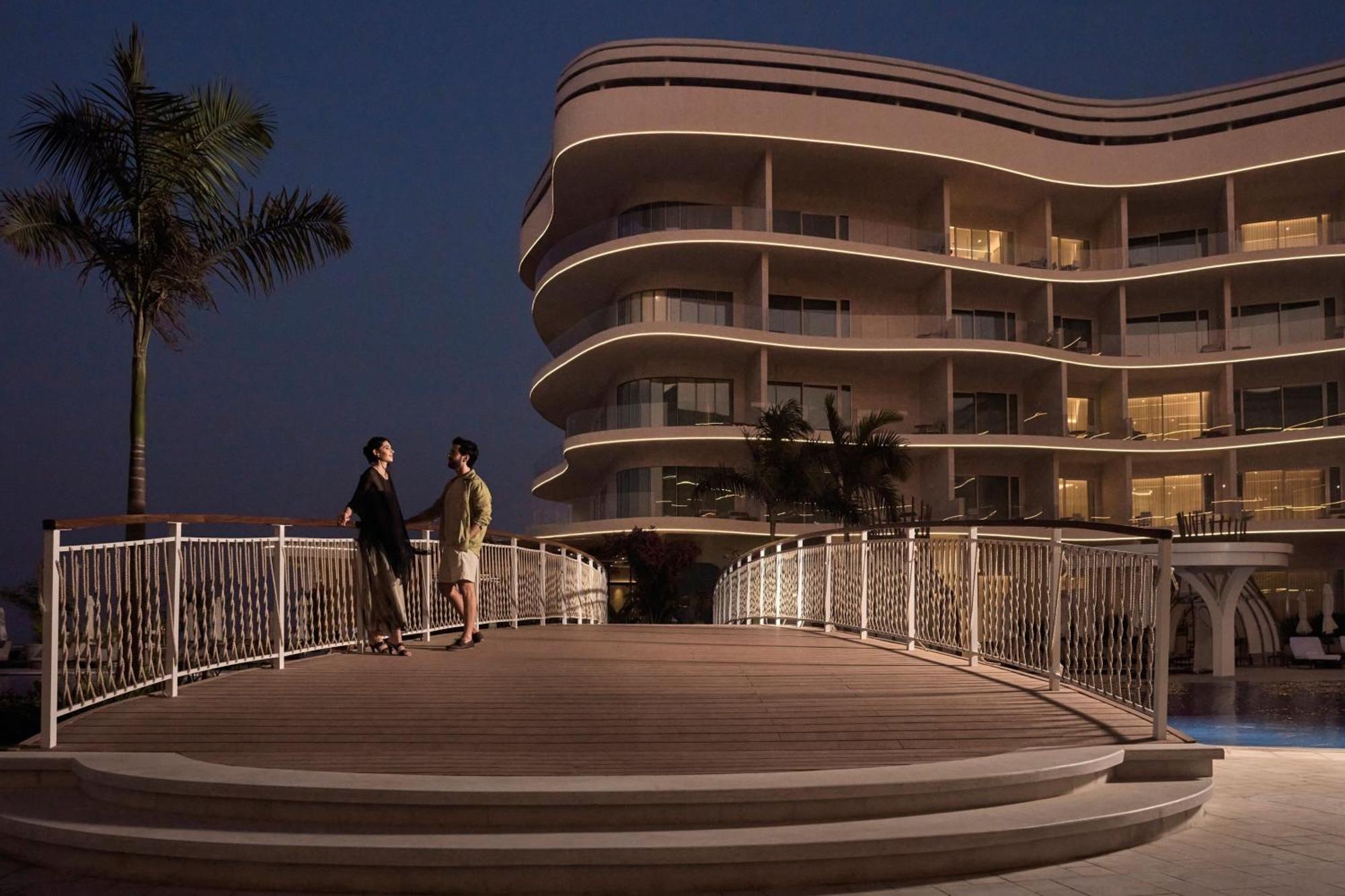 THE ST REGIS AL MOUJ MUSCAT RESORT | 5-STAR ACCOMMODATION WITH SEA VIEW